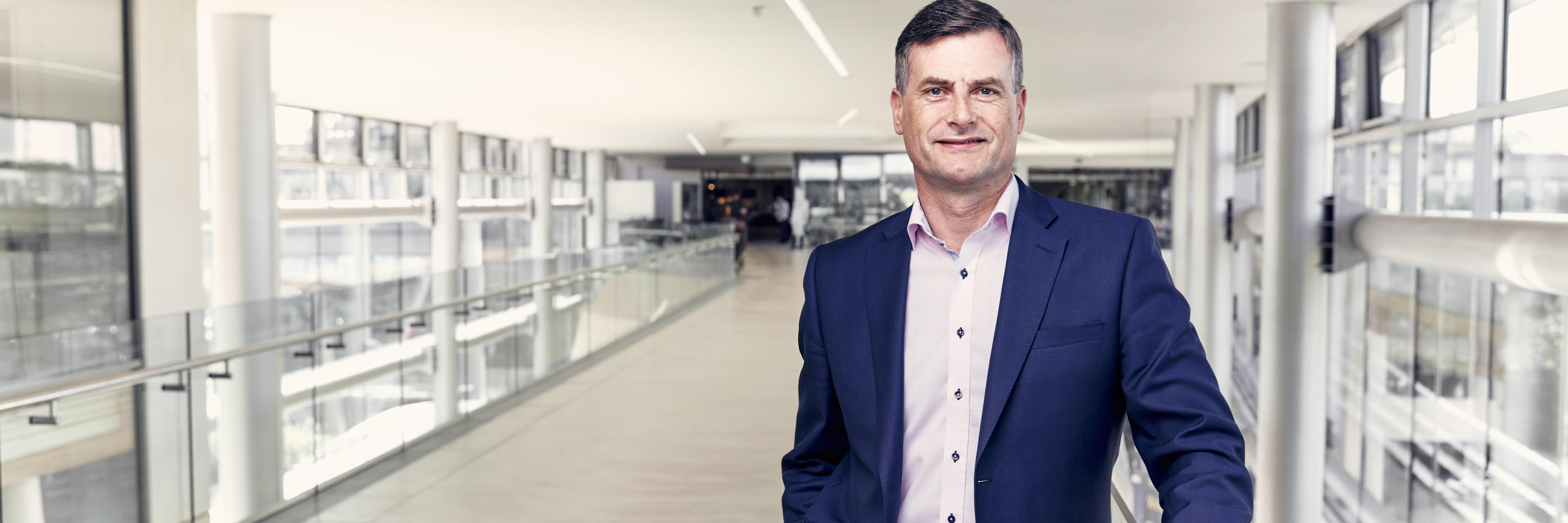 Meet... Ronan Dunne EVP & CEO of Verizon Consumer Group | The Marketing ...